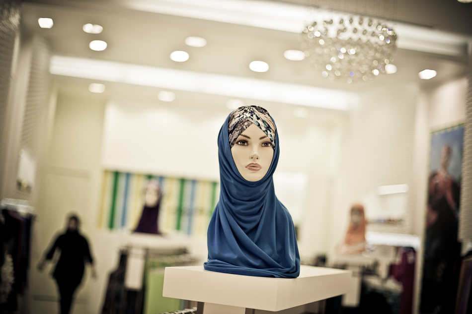 Muslim women's fashion shop in The Pavilion Mall, Bukit Binthang, Kuala ...